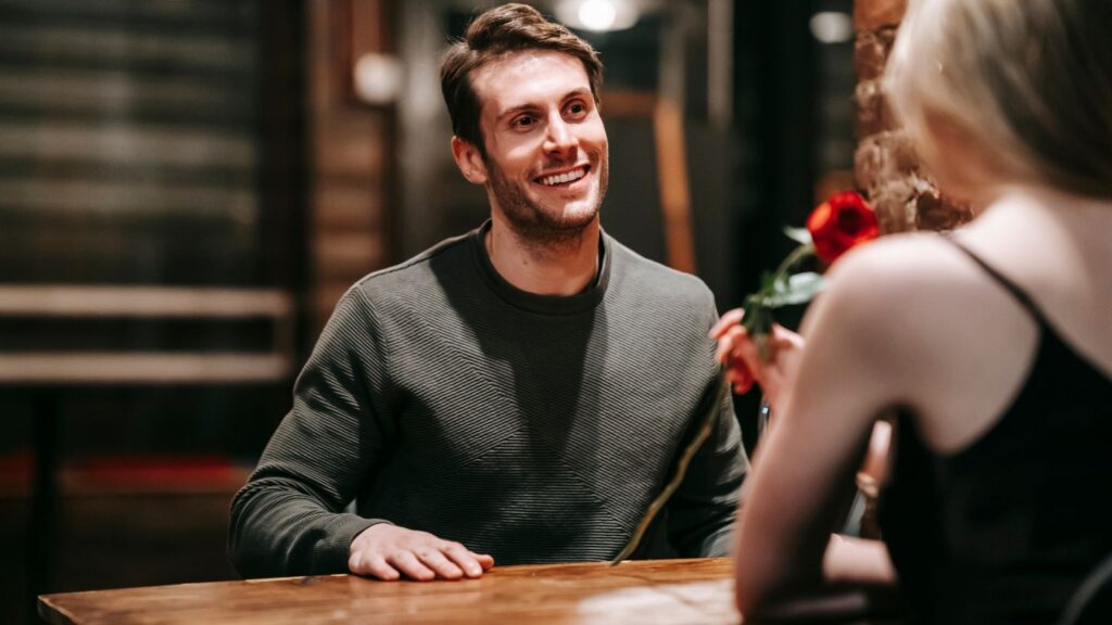 25+ Noticeable Signs that She is Seeing Someone Else - Hug2Love